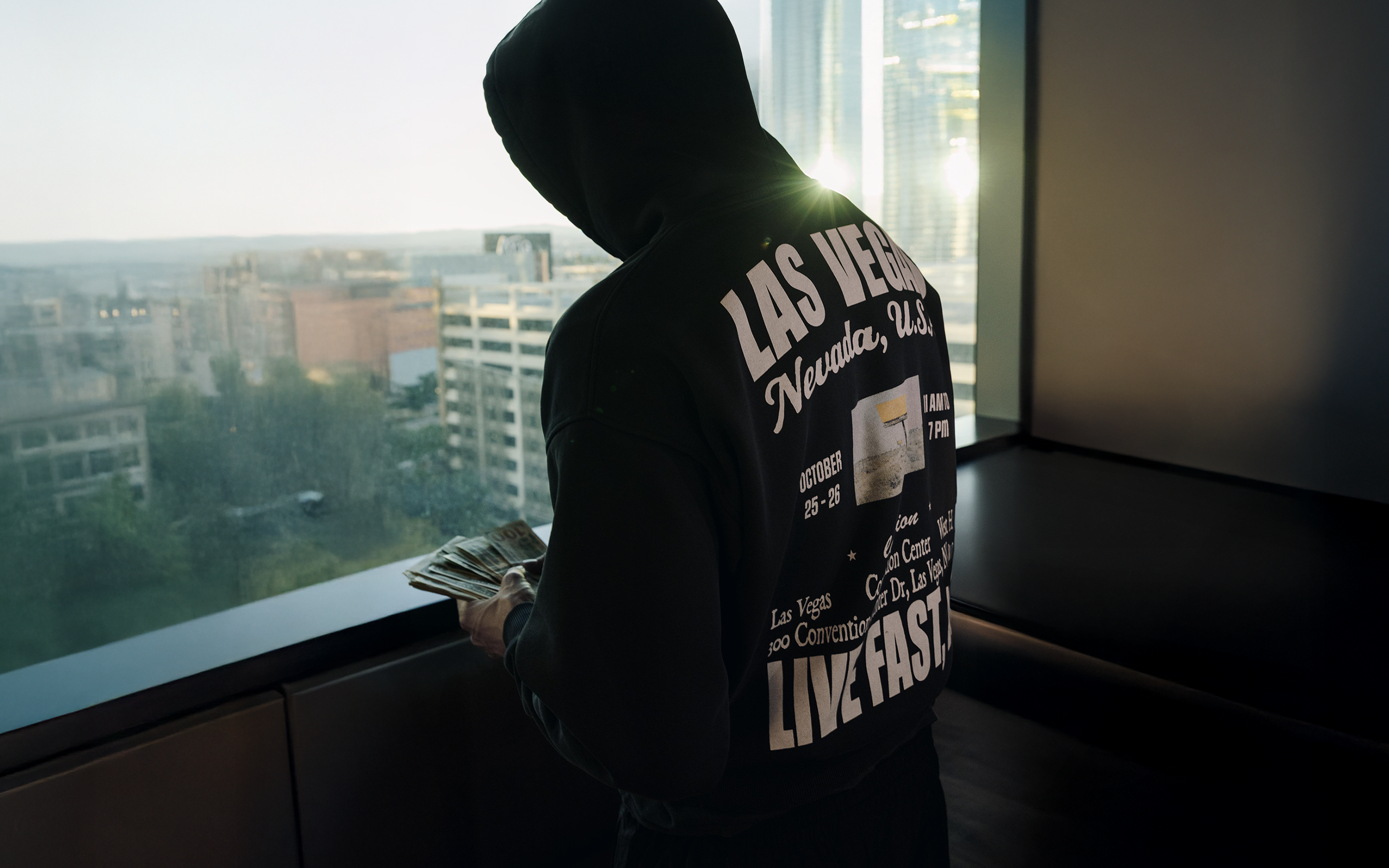 COMPLEX CON DROP – LIVE FAST DIE YOUNG