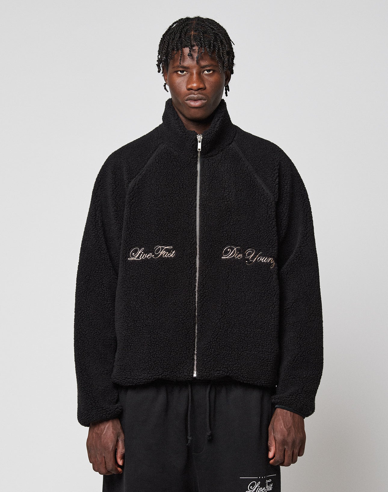 Tracksuits: Trainingsanzüge in Grau, Schwarz und weiteren Farben – LIVE ...