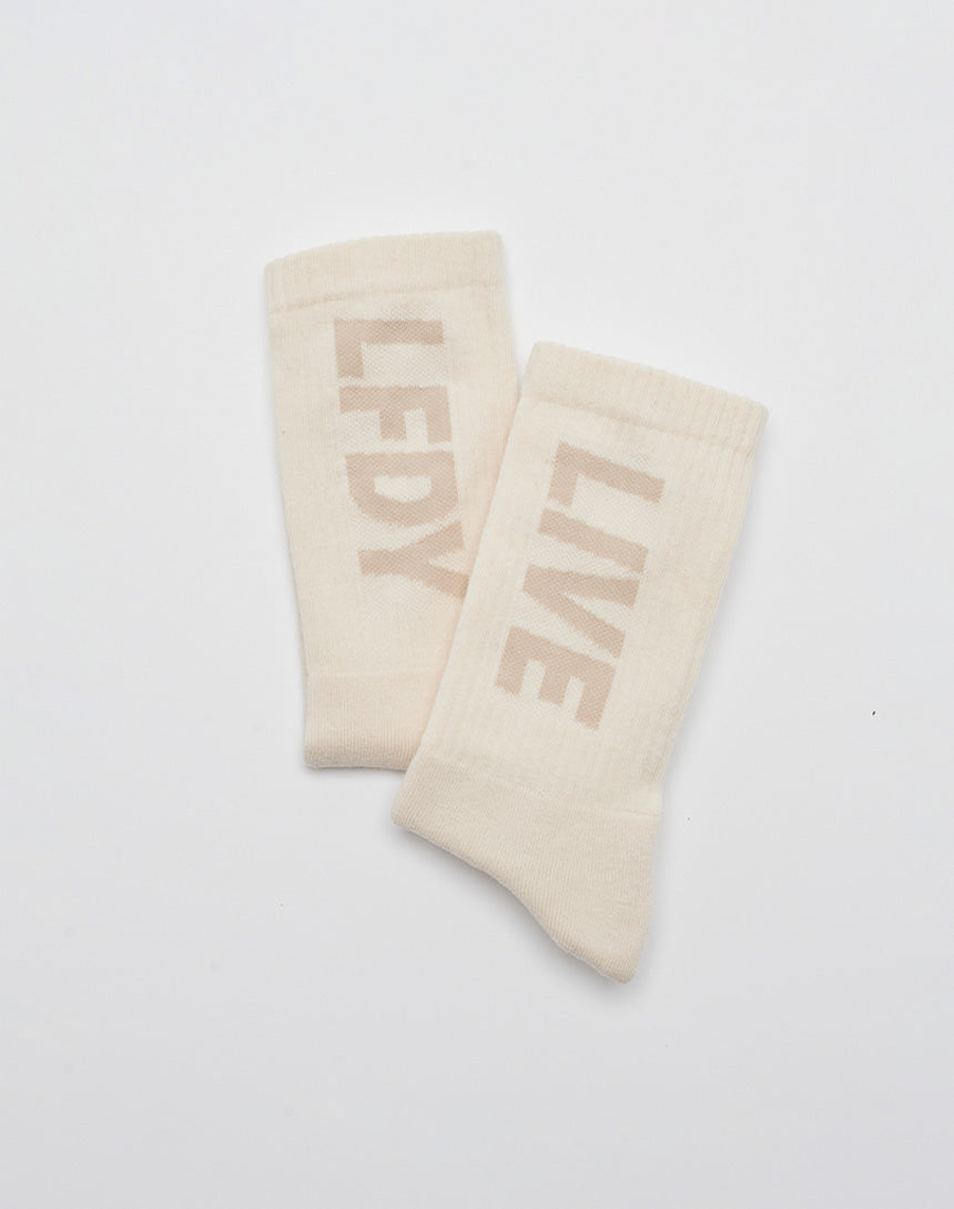 Basic Typo Socks (2 Pack) – LIVE FAST DIE YOUNG